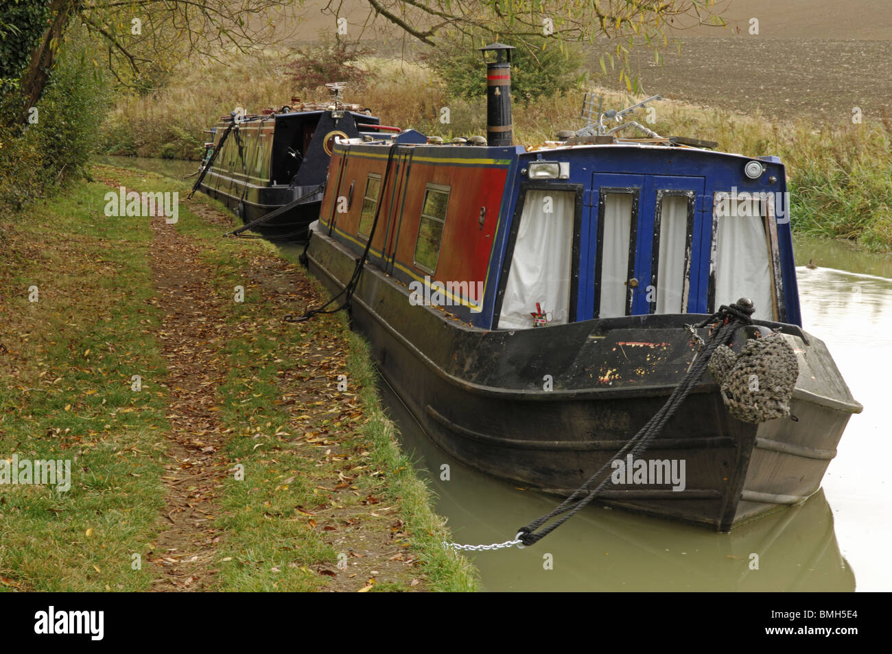 Boats on the oxford canal hi-res stock photography and images - Alamy