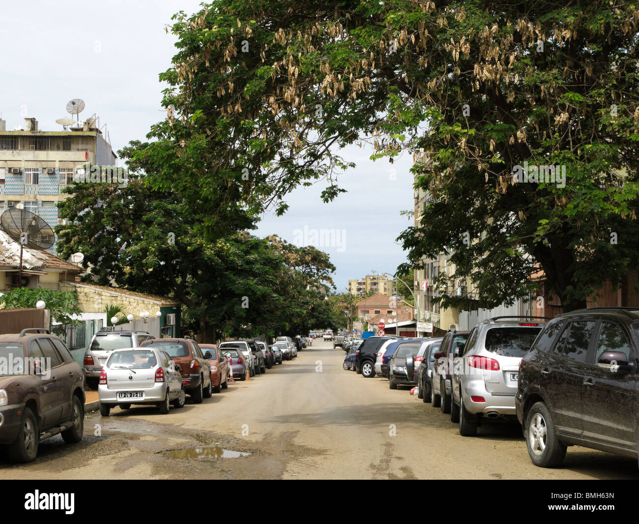 Buildings in Luanda Stock Photo - Alamy
