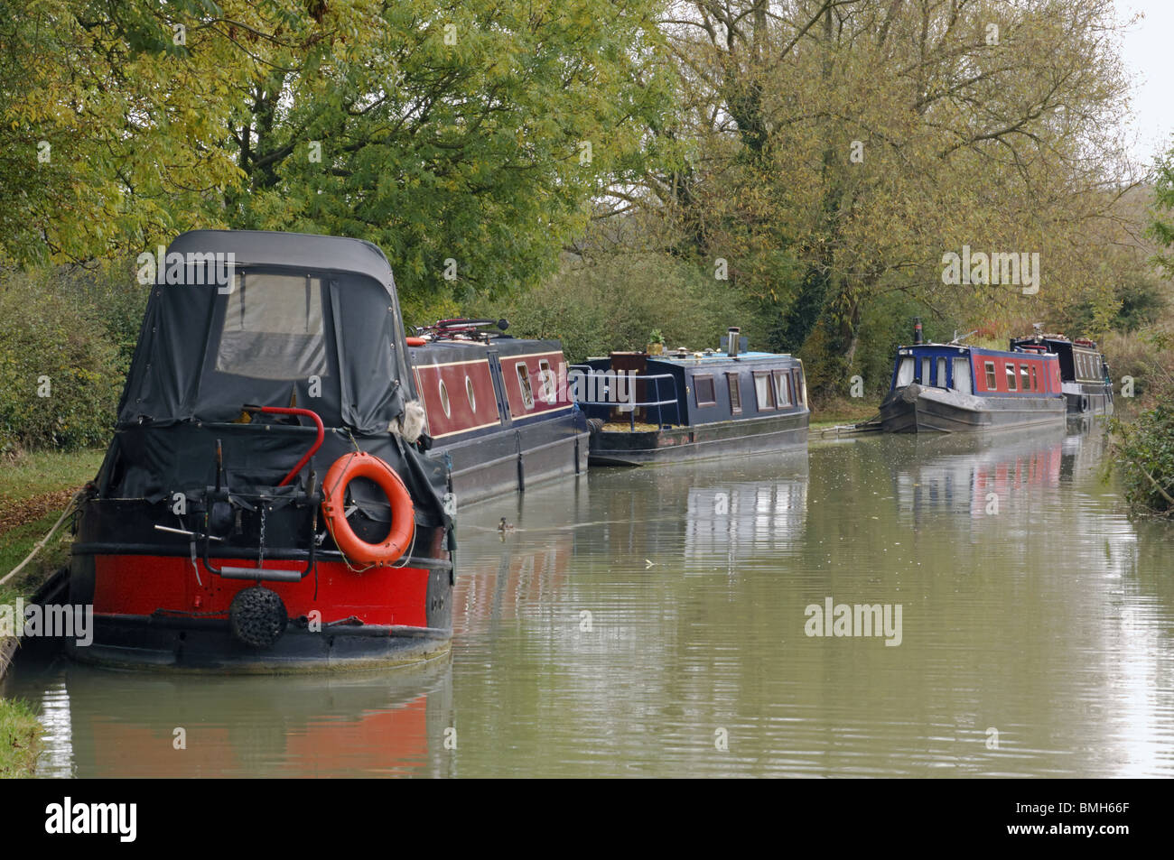 Boats on the oxford canal hi-res stock photography and images - Alamy