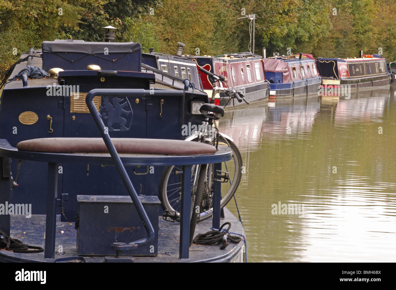 Boats on the oxford canal hi-res stock photography and images - Alamy