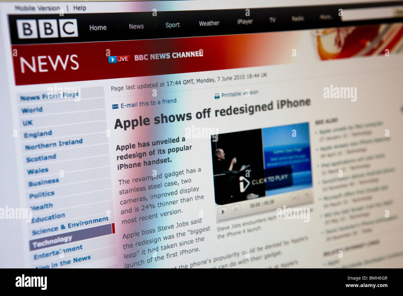 Breaking news that the iPhone 4 has just been launched worldwide - As ...