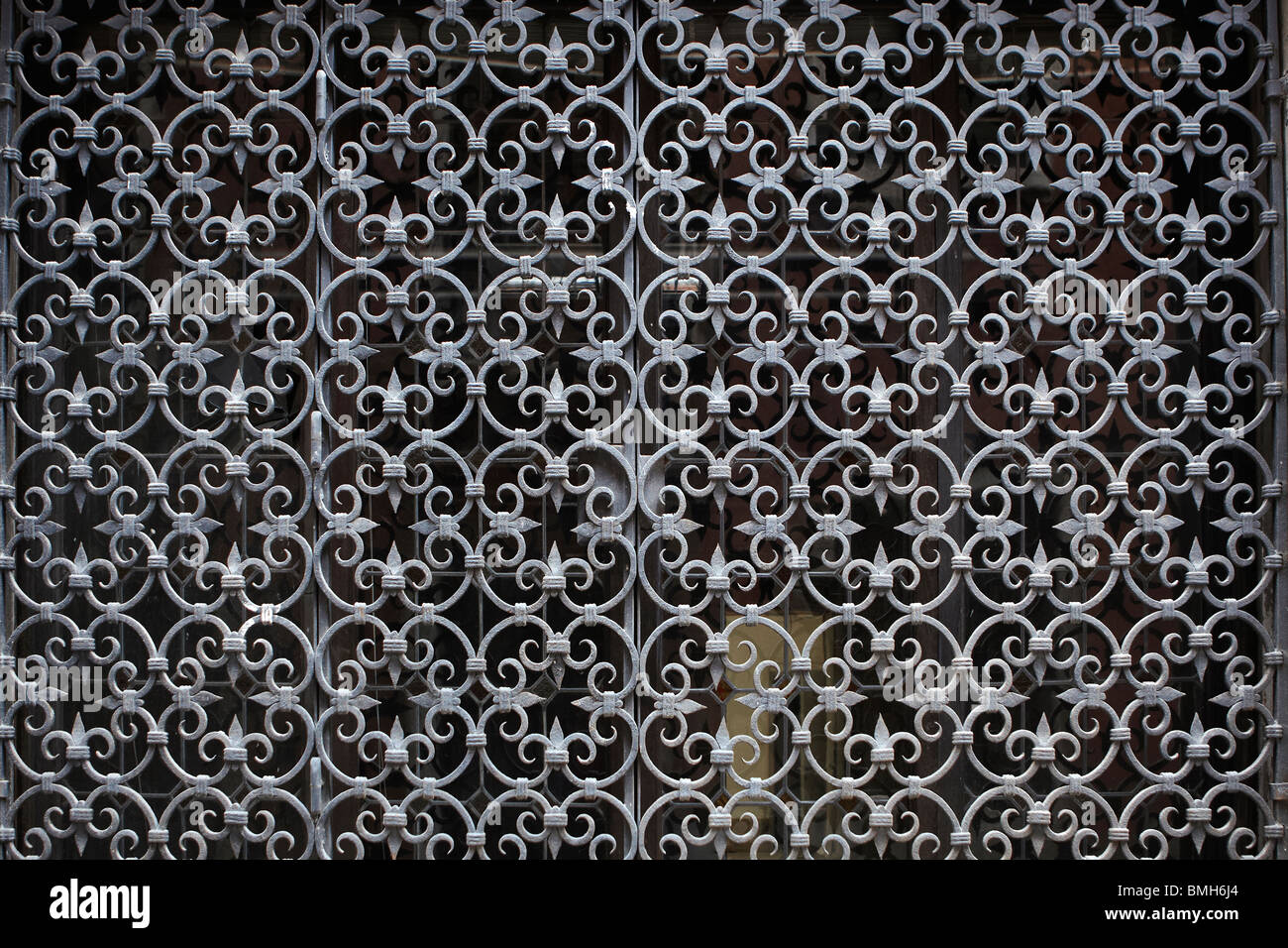 Italian iron detail metalwork hi-res stock photography and images - Alamy