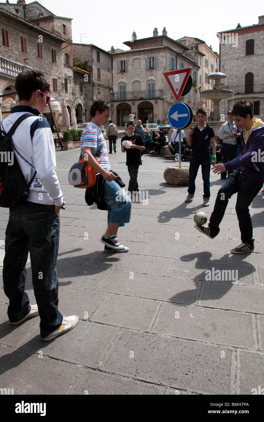 Italian children play soccer hi-res stock photography and images - Alamy