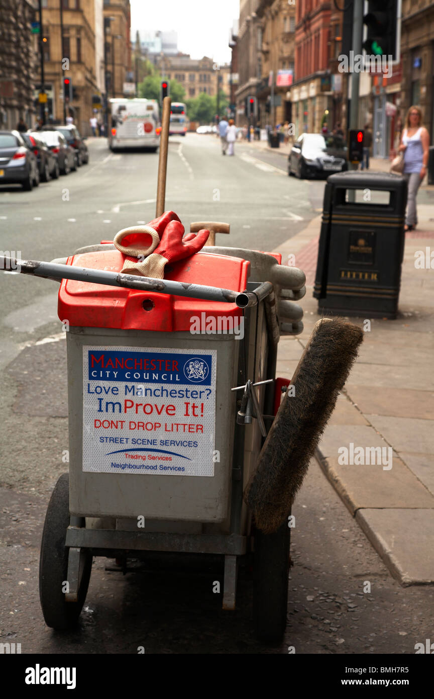 Road sweeper cart hi-res stock photography and images - Alamy