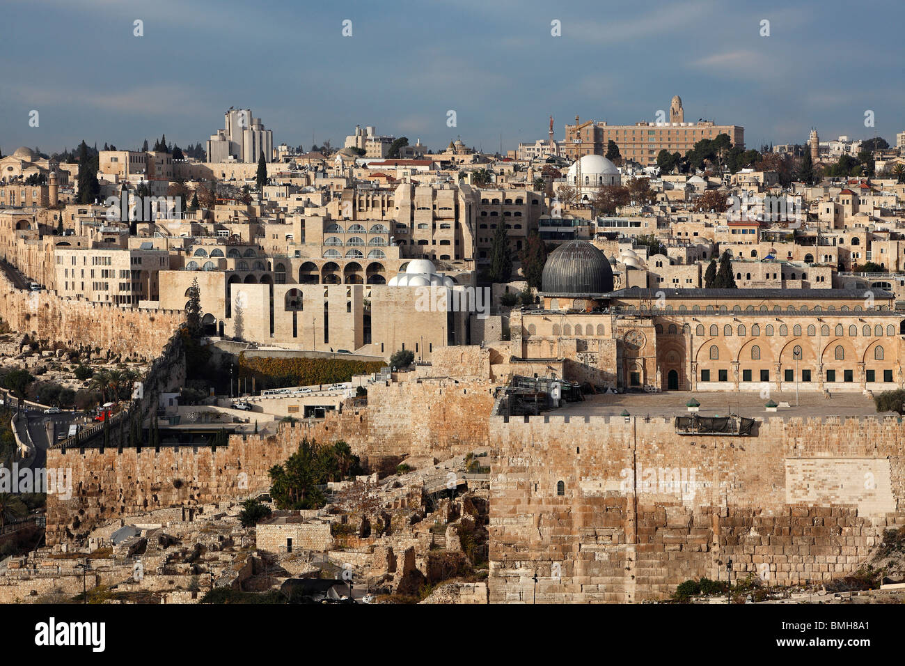 Eastern wall of the temple mount hi-res stock photography and images ...
