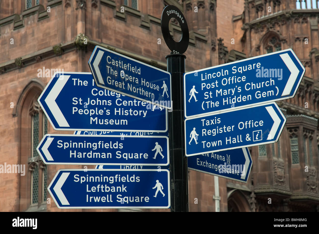 Library sign direction street hi-res stock photography and images - Alamy