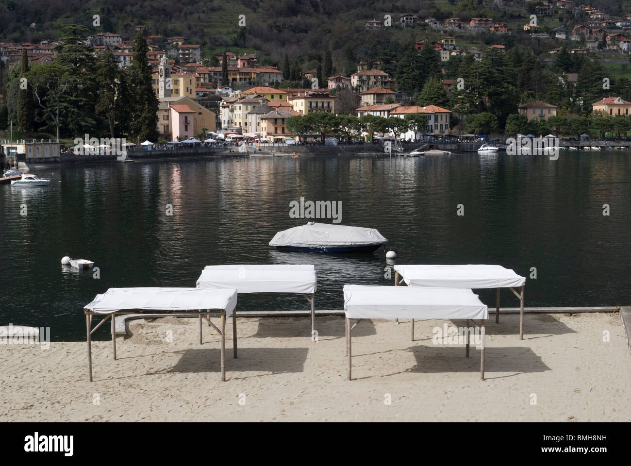 Lake como lenno beach hi-res stock photography and images - Alamy