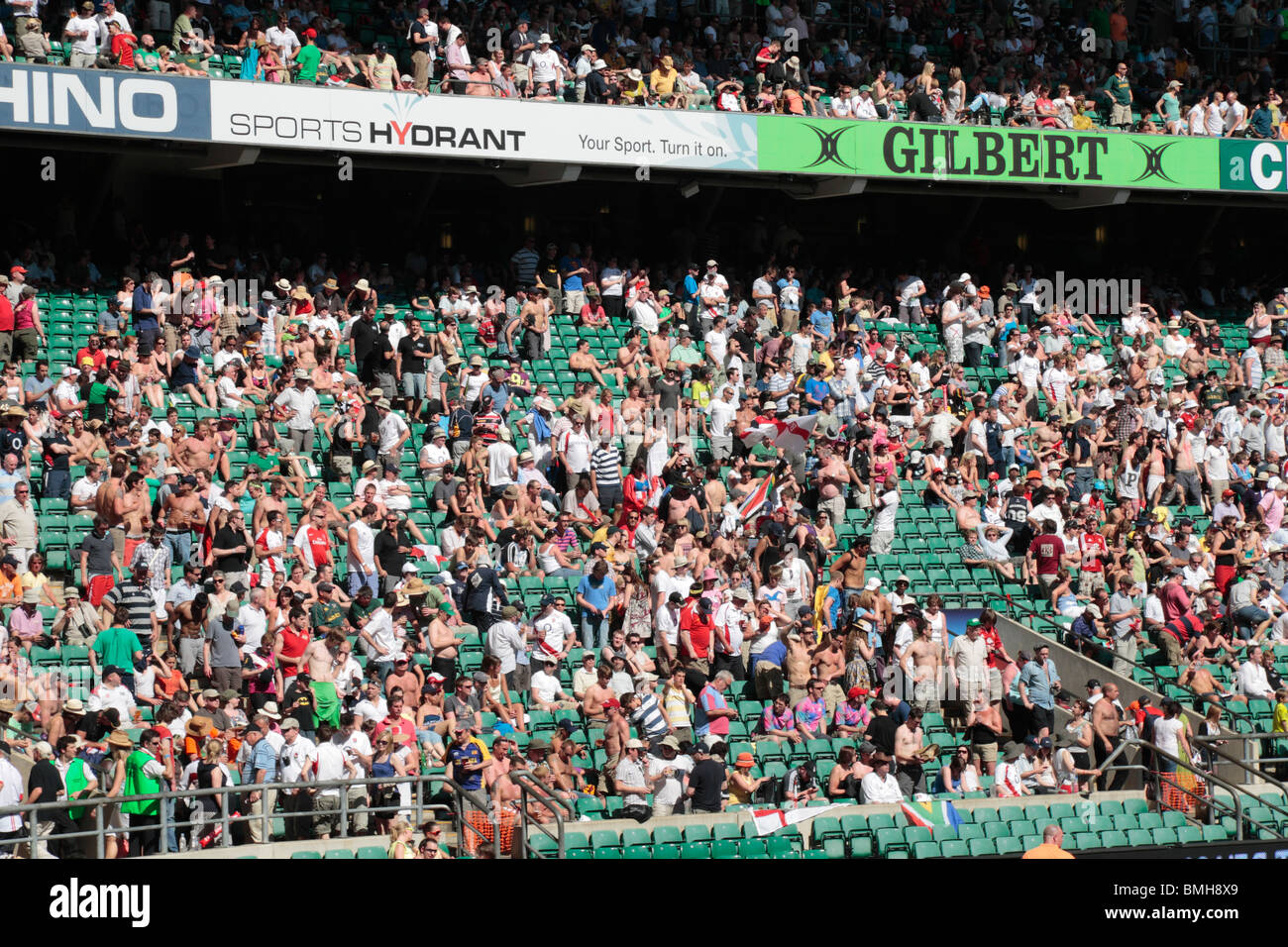 Allianz stadium fans hi-res stock photography and images - Alamy