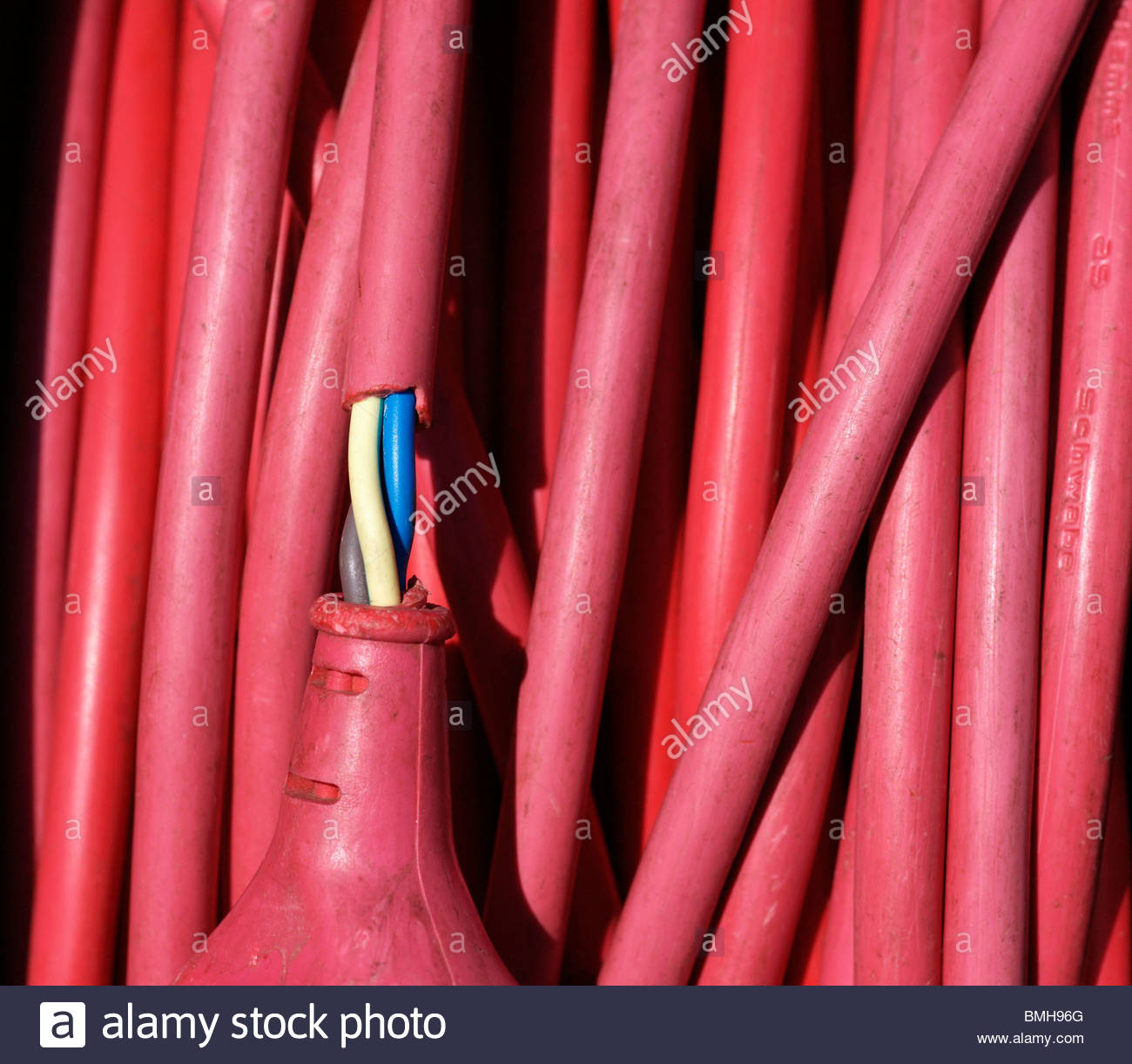 Frayed Wire Stock Photos & Frayed Wire Stock Images - Alamy