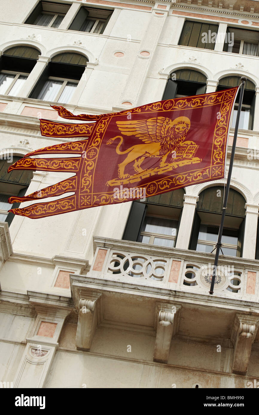 Veneto civil flag in Venice, Italy Stock Photo - Alamy