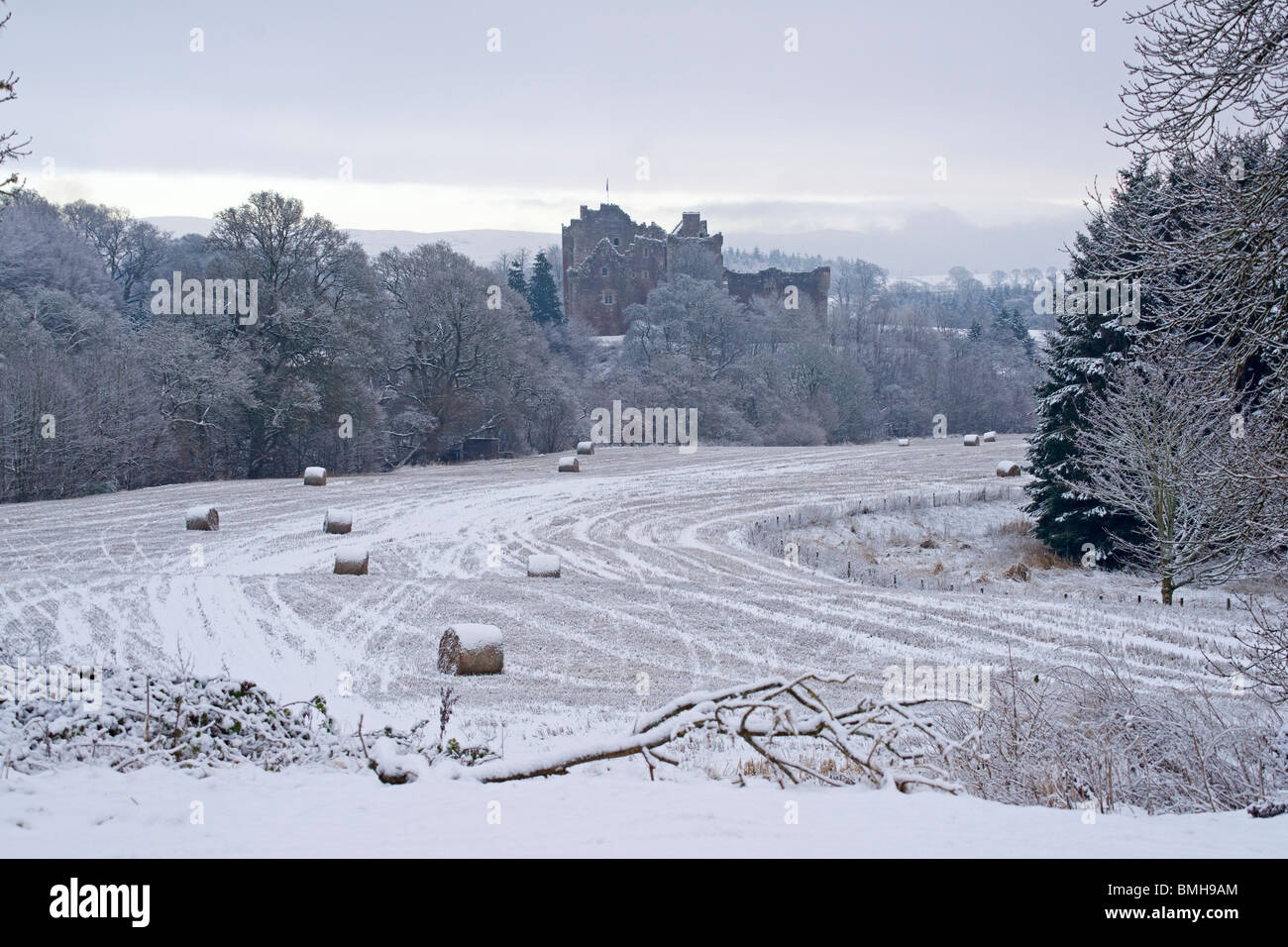 Scotland snow castle hi-res stock photography and images - Alamy