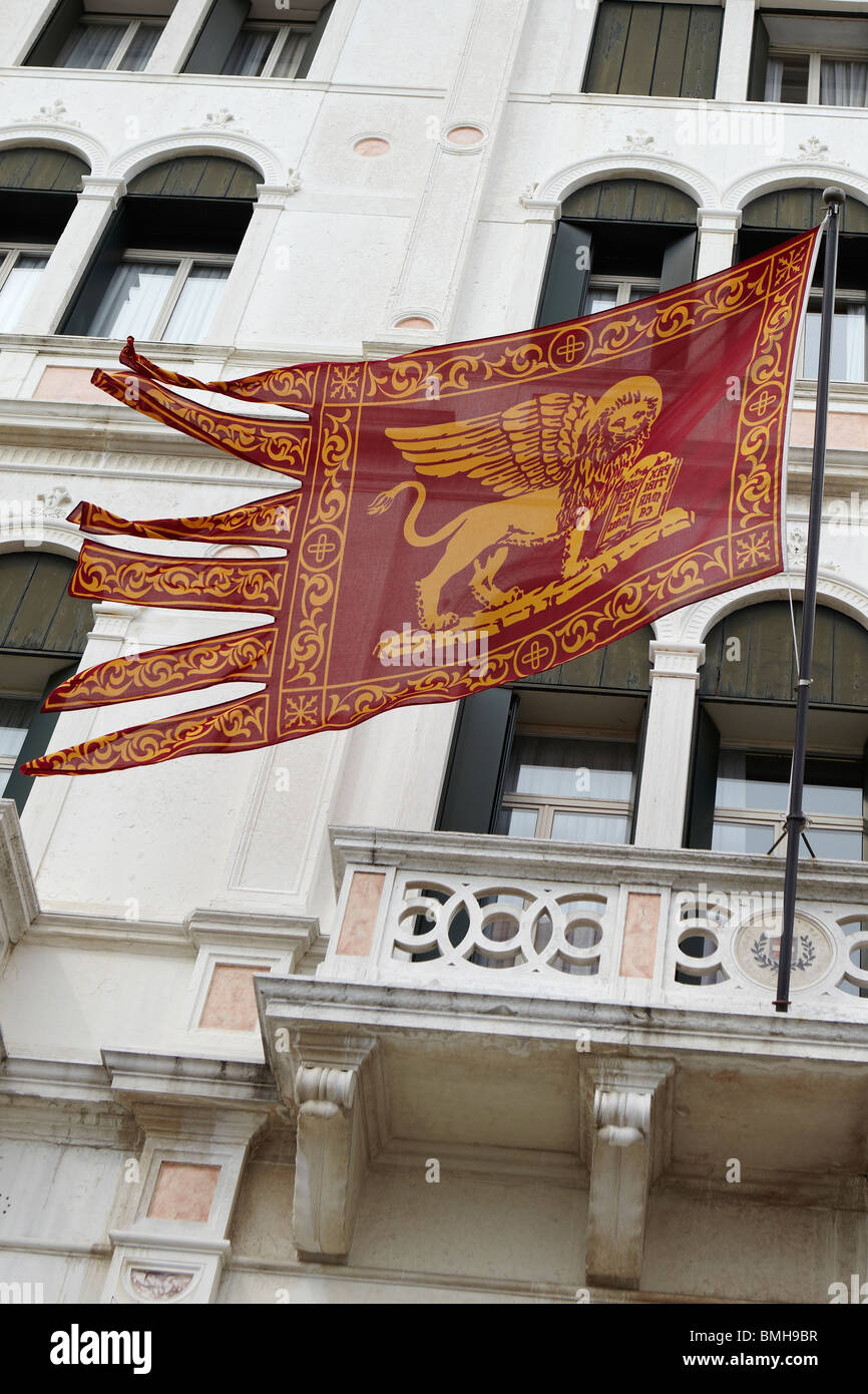 Veneto civil flag in Venice, Italy Stock Photo - Alamy