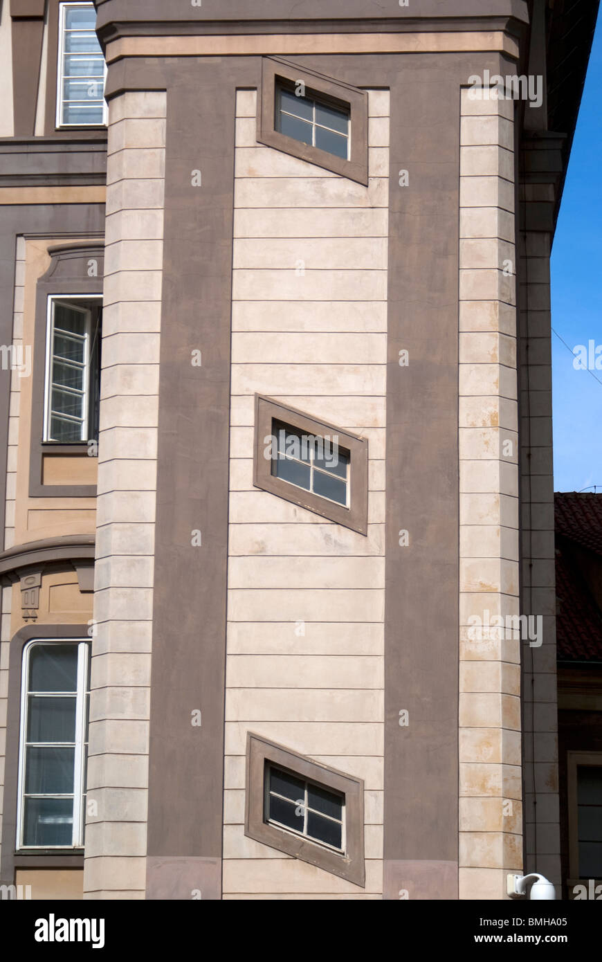Wonky building hi-res stock photography and images - Alamy