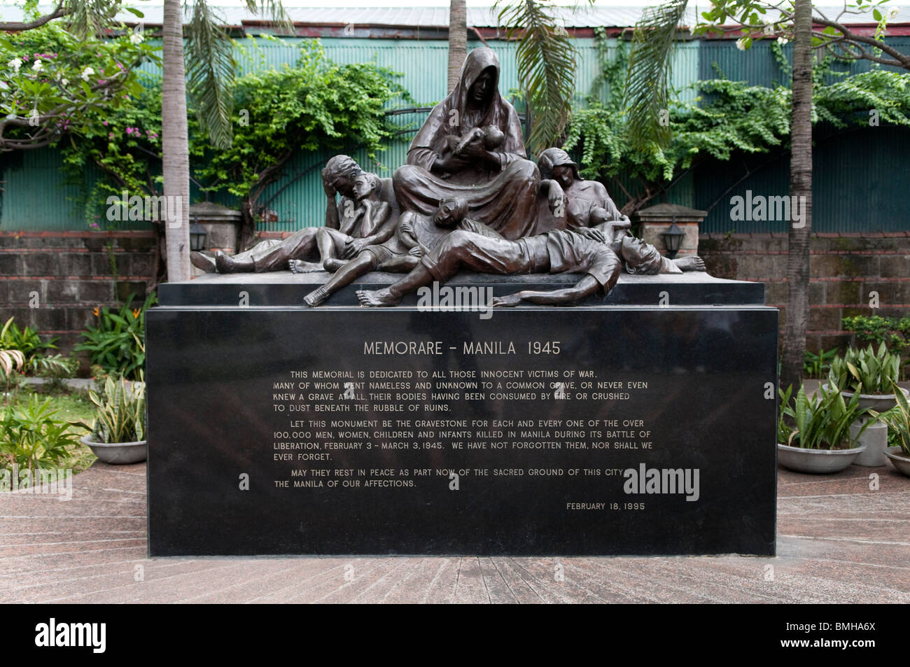 Philippines, War memorial for the 100000 victims in Manila at the end ...
