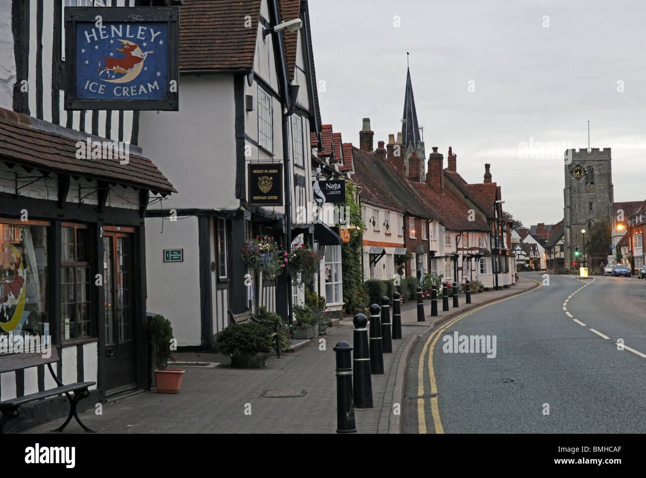 Henley high street hi-res stock photography and images - Alamy
