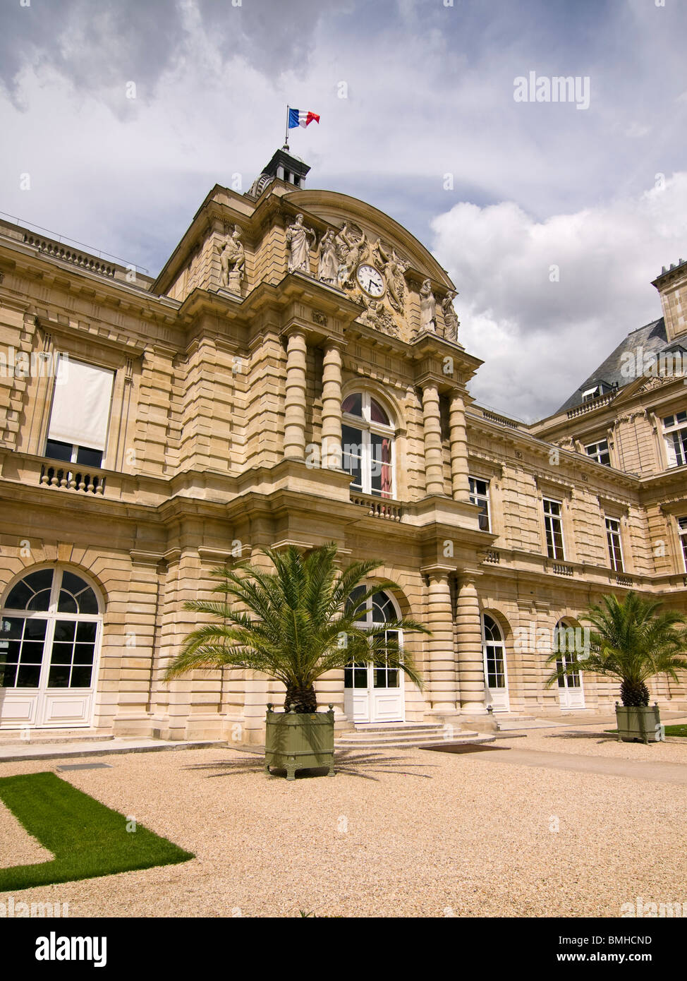 Paris luxembourg palace hi-res stock photography and images - Alamy