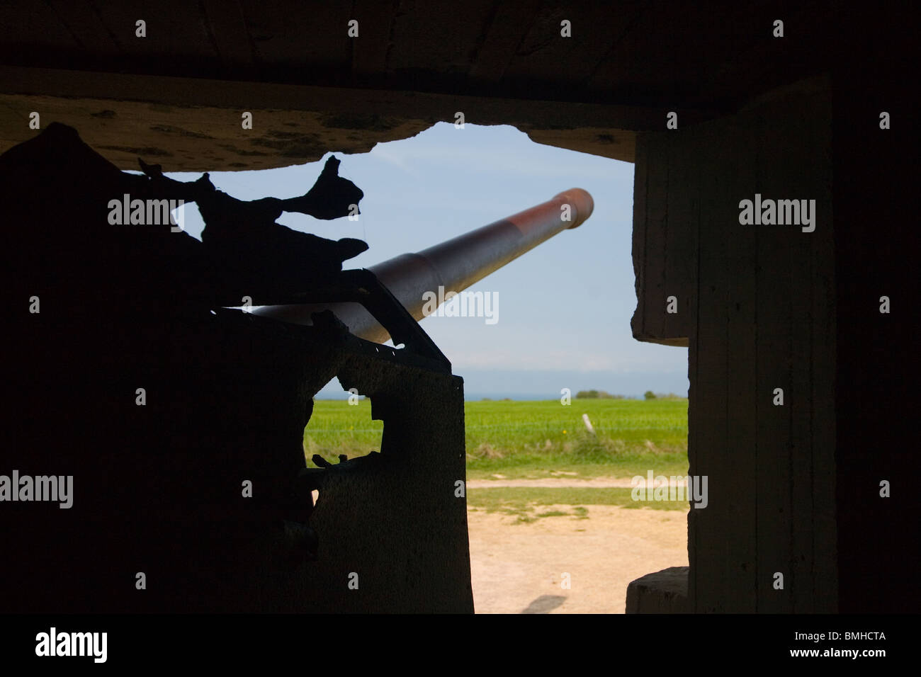 German world war gun emplacement hi-res stock photography and images ...