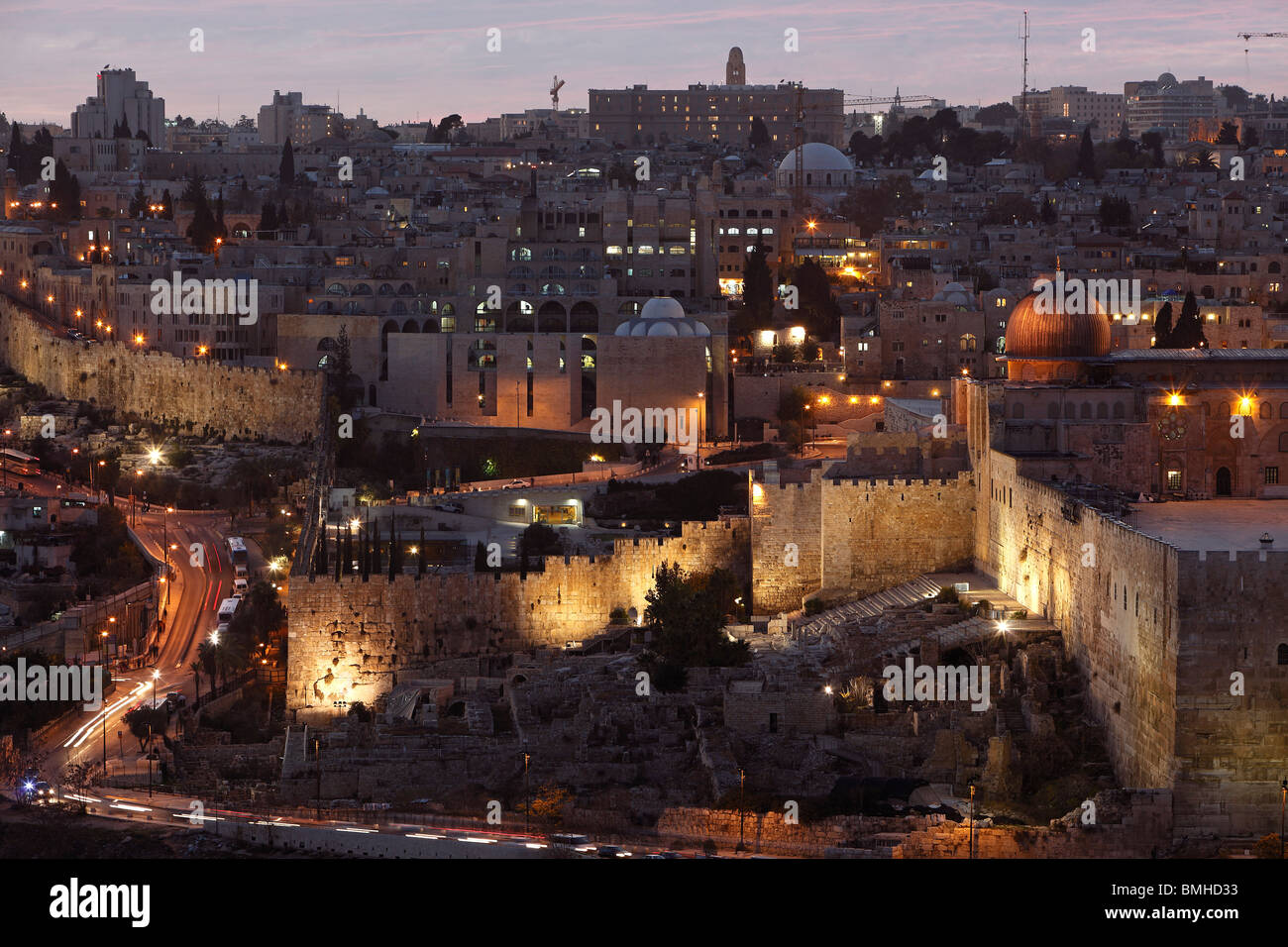 Eastern wall of the temple mount hi-res stock photography and images ...