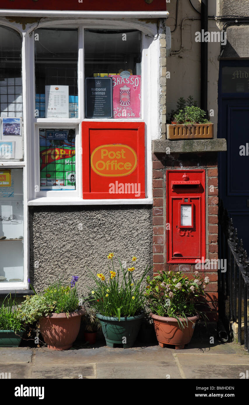 Staithes shop hi-res stock photography and images - Alamy