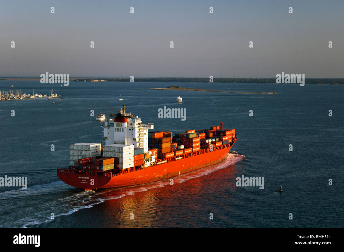 Charleston harbor hi-res stock photography and images - Alamy