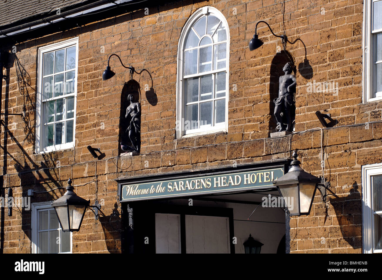 Saracen`s Head Hotel, Towcester, Northamptonshire, England, UK Stock ...
