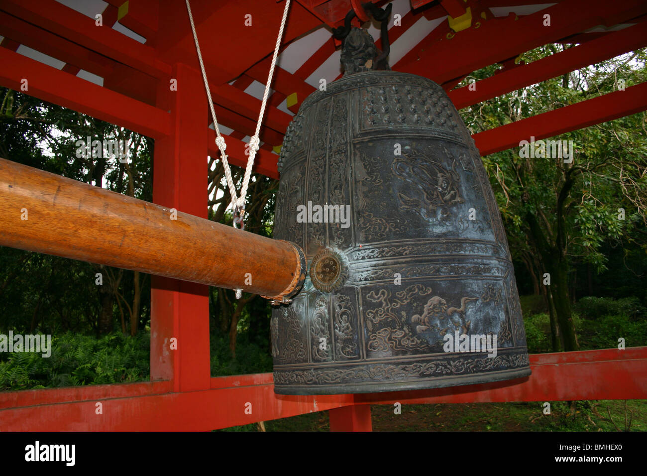 Bell at Byodo-In Temple at Valley of the Temples, Oahu, Hawaii Stock ...