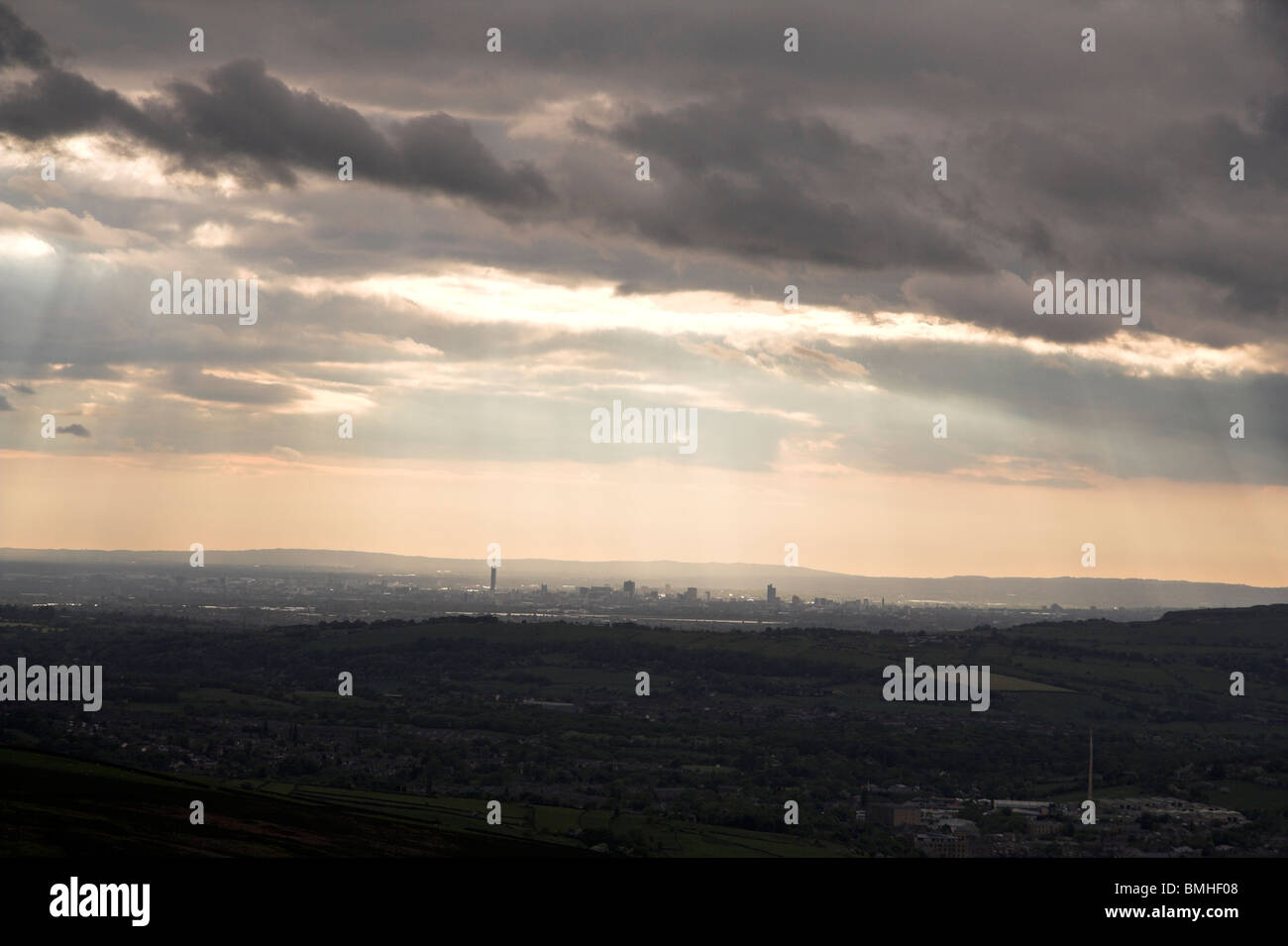 View of Manchester from Snake Pass, Derbyshire, England, UK Stock Photo ...