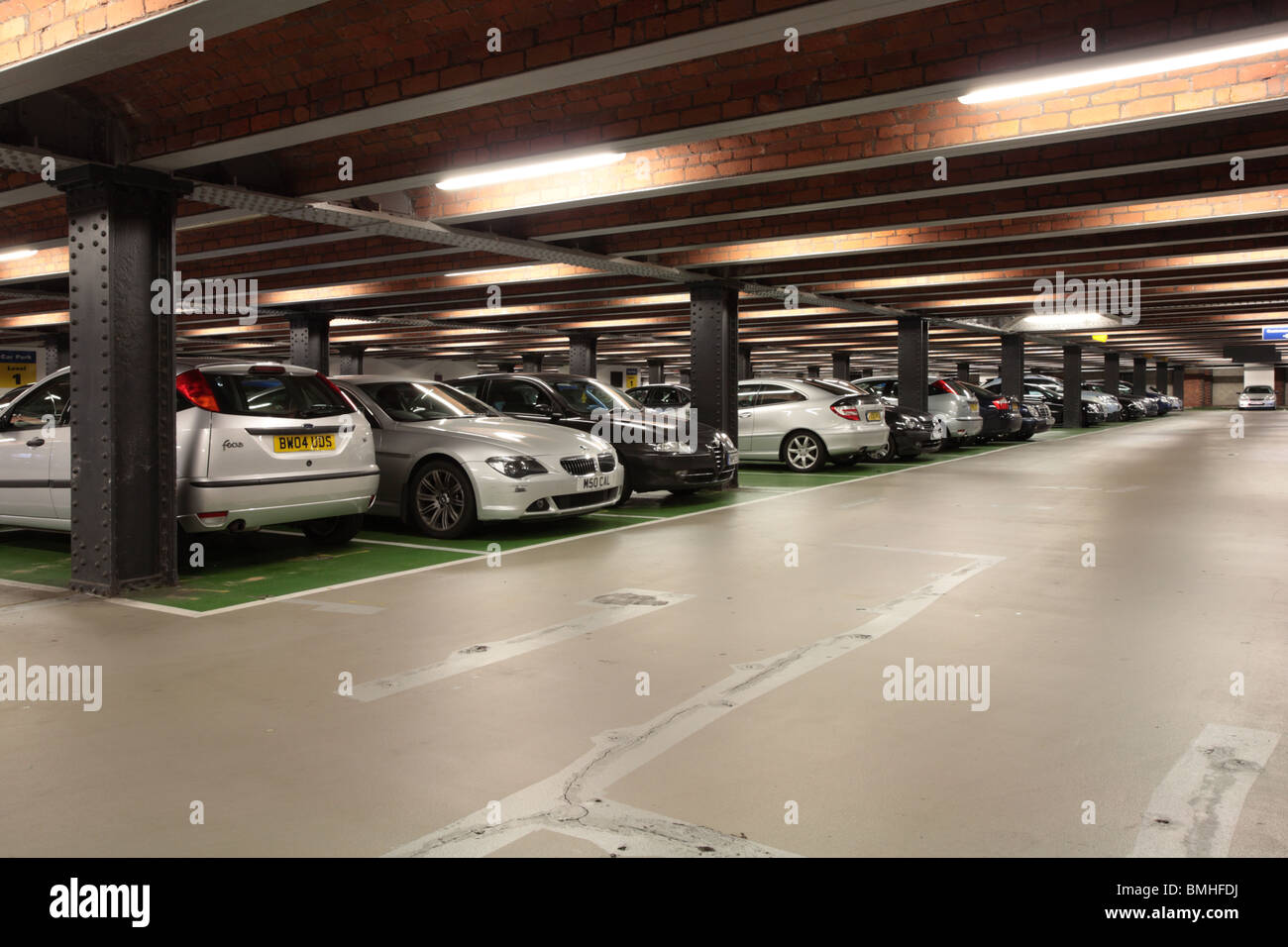 Parking lot great northern manchester deansgate hi-res stock ...