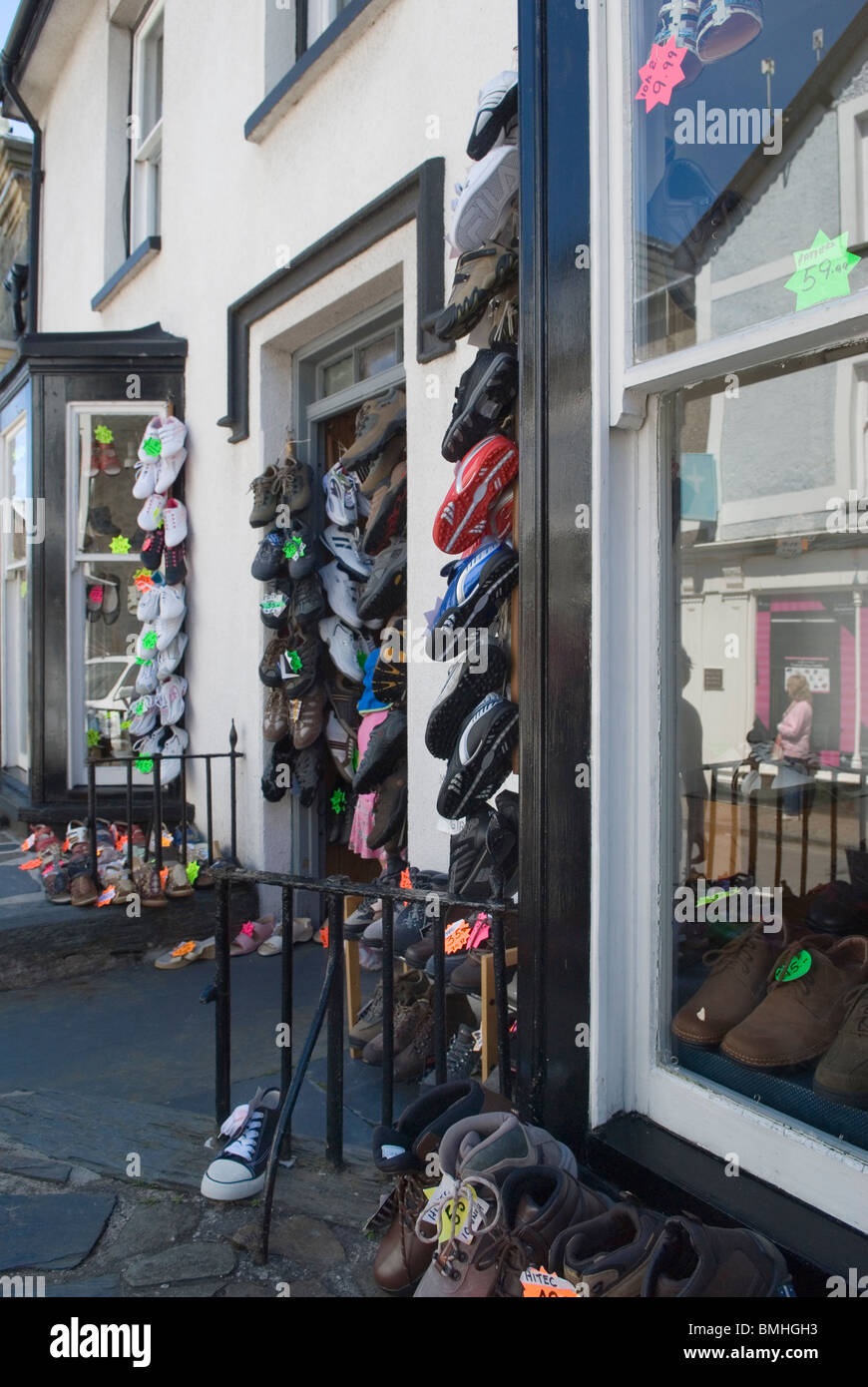 Shoe shop display Harlech. Gwynedd North Wales UK. 2010 HOMER SYKES ...