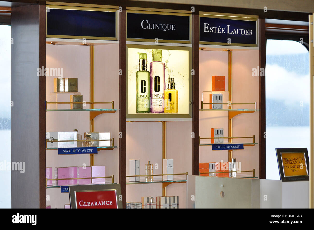 Clinique counter hi-res stock photography and images - Alamy