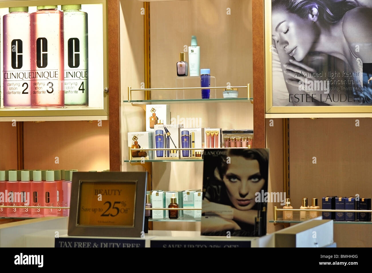 Clinique counter hi-res stock photography and images - Alamy