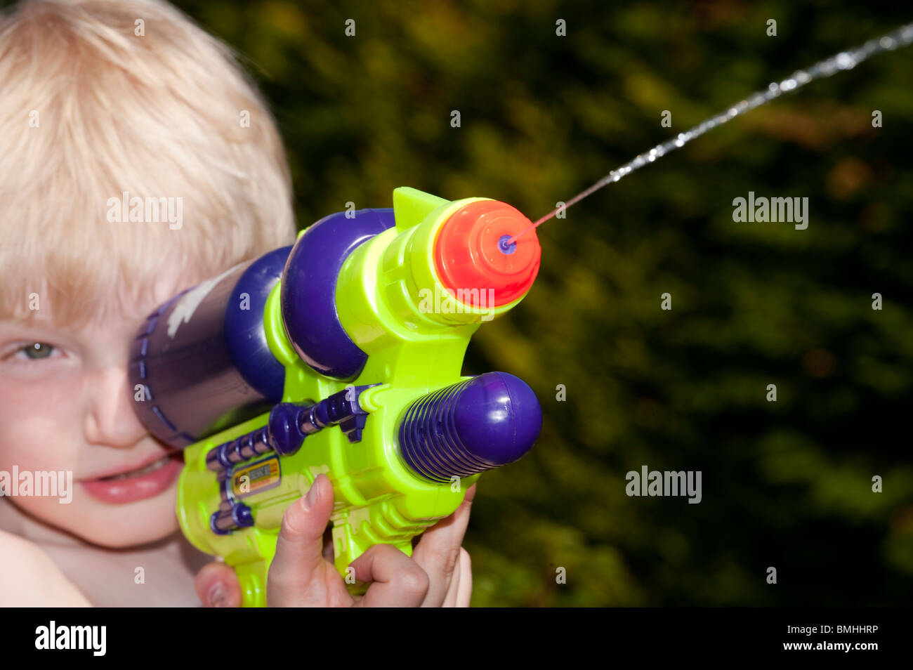 Water pistol hi-res stock photography and images - Alamy