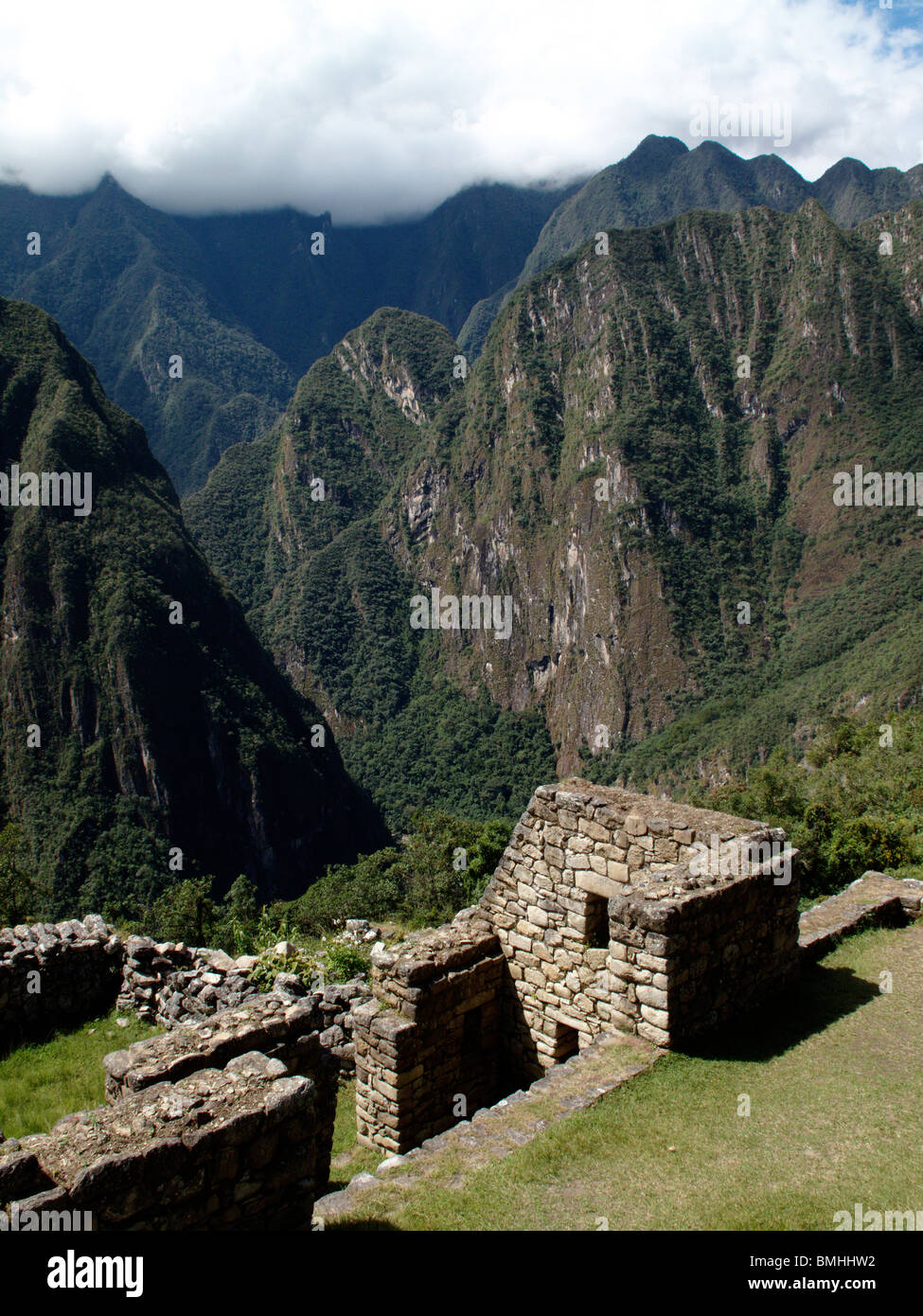 Ancient Inca ruins at Machu Picchu near Cusco in Peru Stock Photo - Alamy