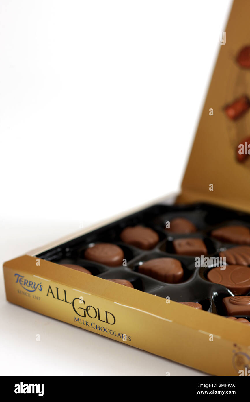 Box of terrys all gold milk chocolates hi-res stock photography and ...