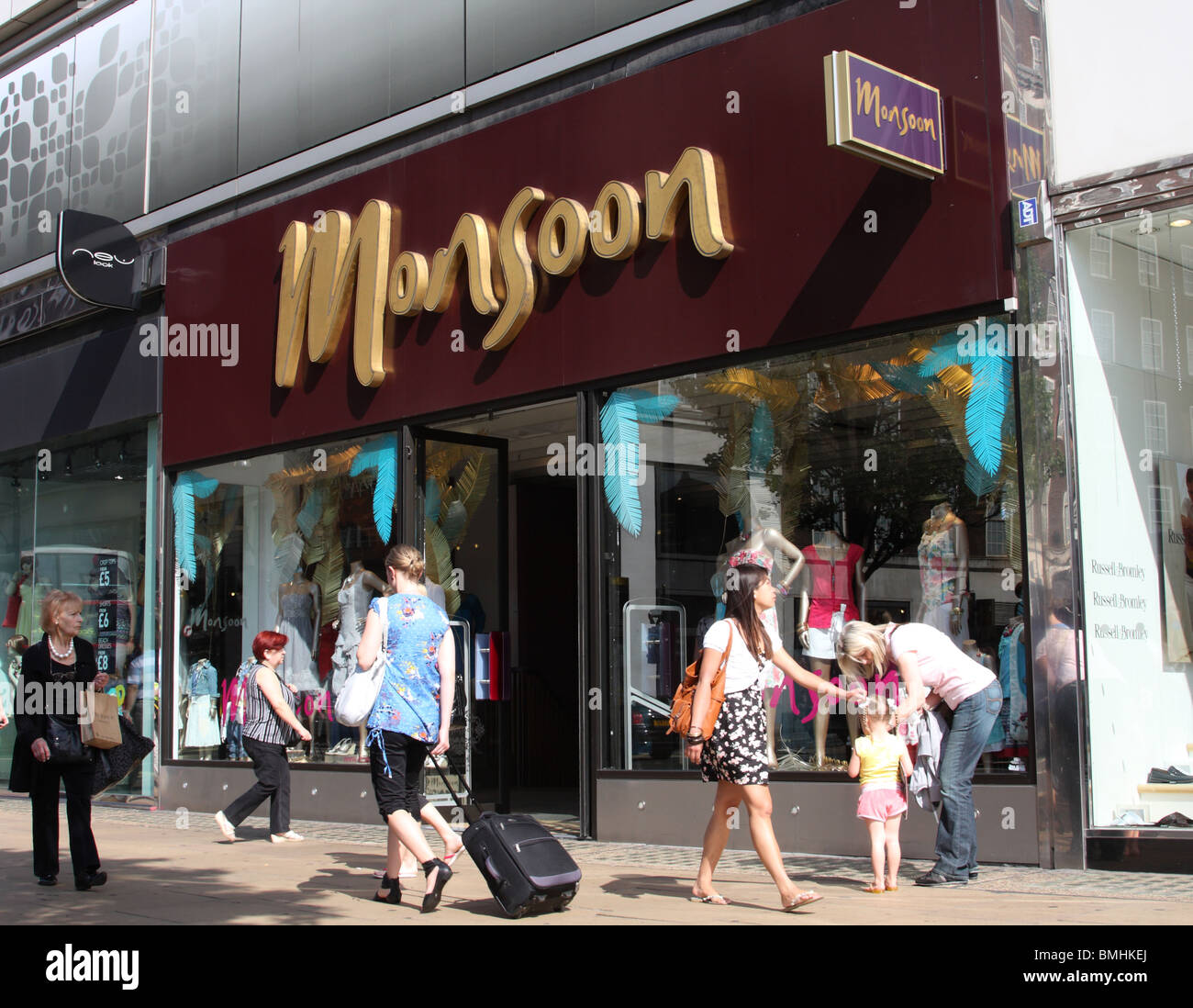 Monsoon clothing shop hi-res stock photography and images - Alamy