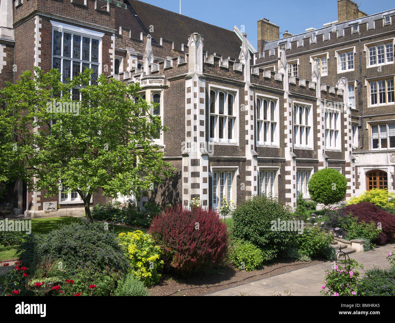 Entrance to middle temple hi-res stock photography and images - Alamy