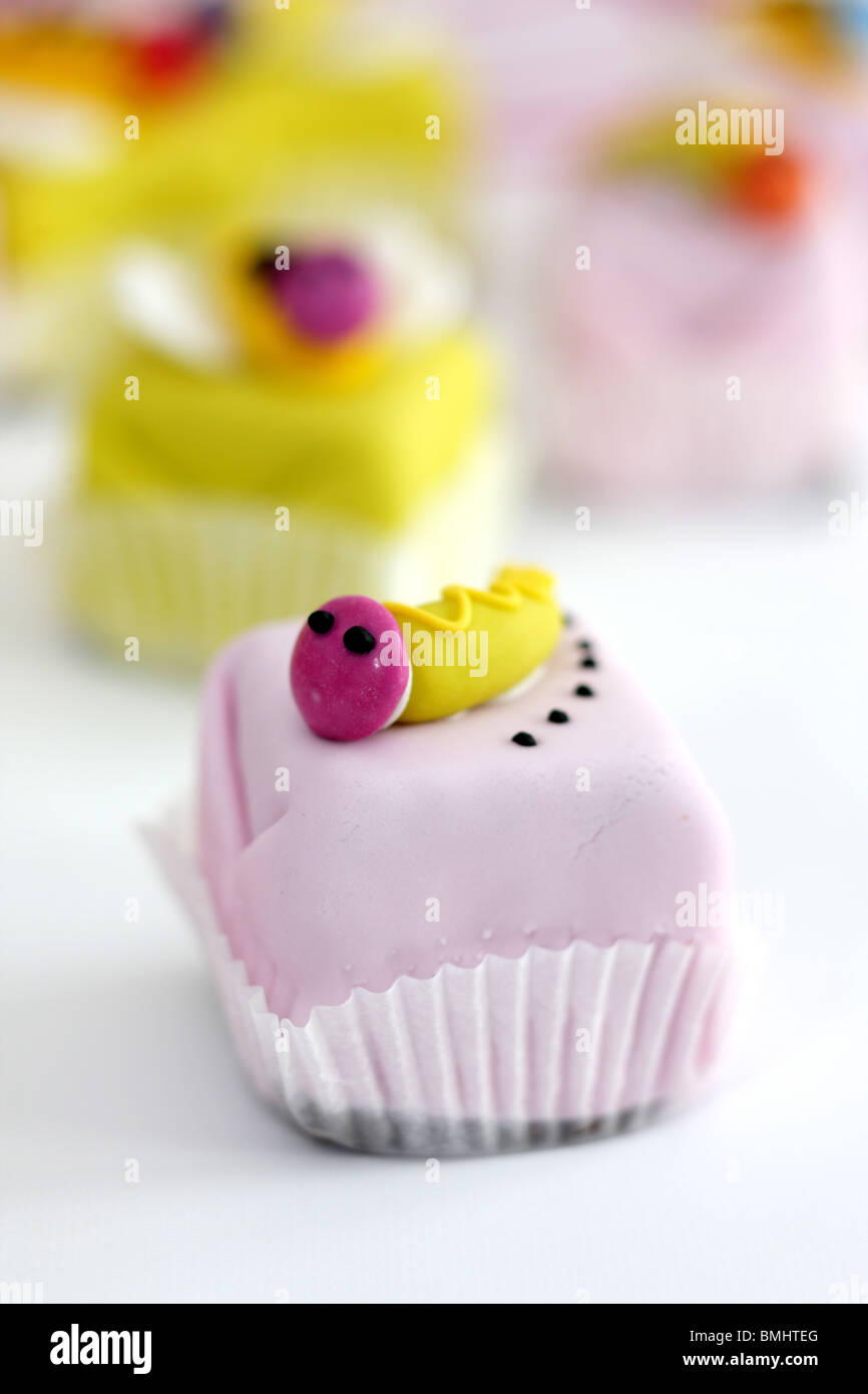 Mini cakes hi-res stock photography and images - Alamy