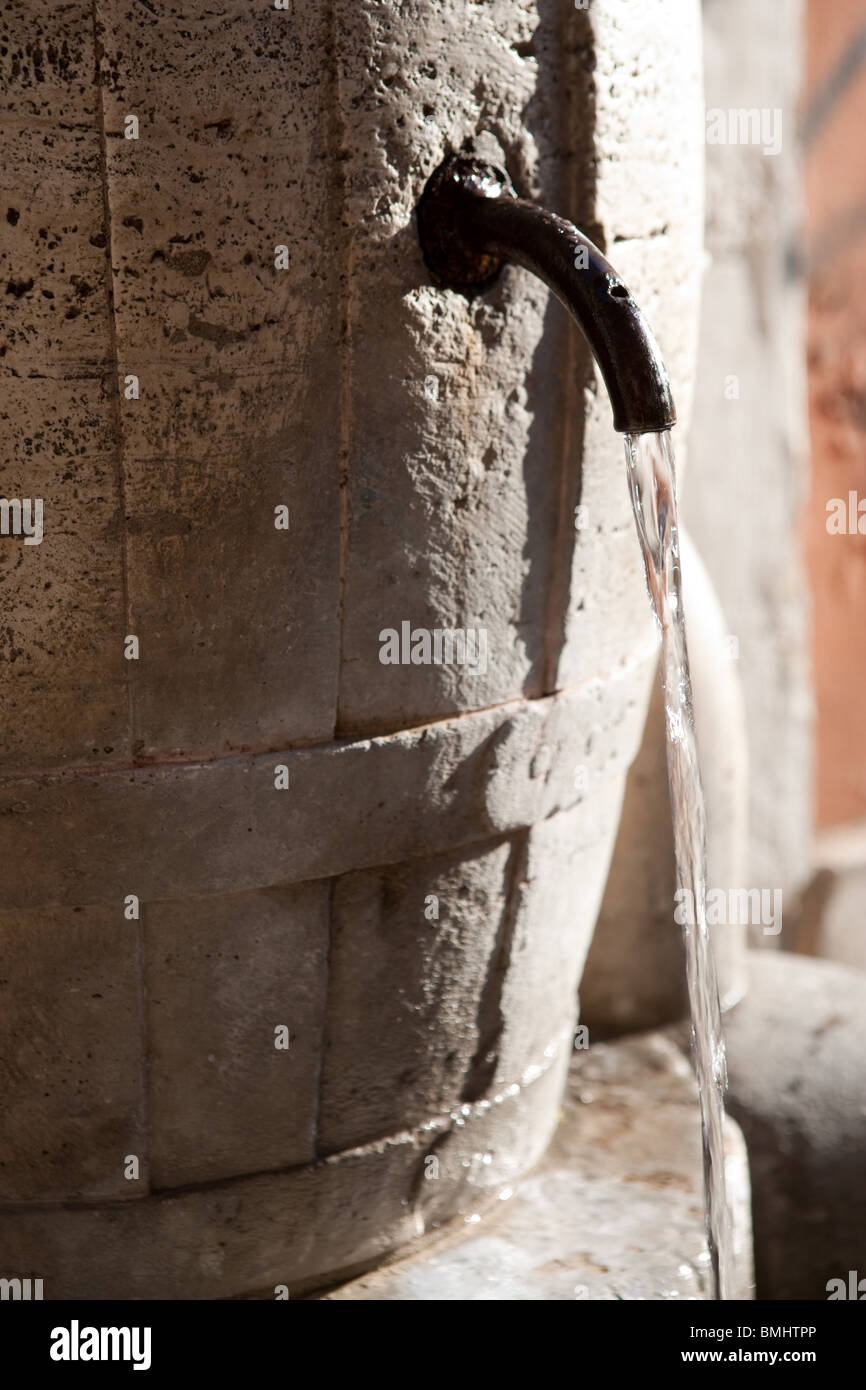 The Botticella fountain in "Via de la Cisterna", Rome Trastevere Stock ...