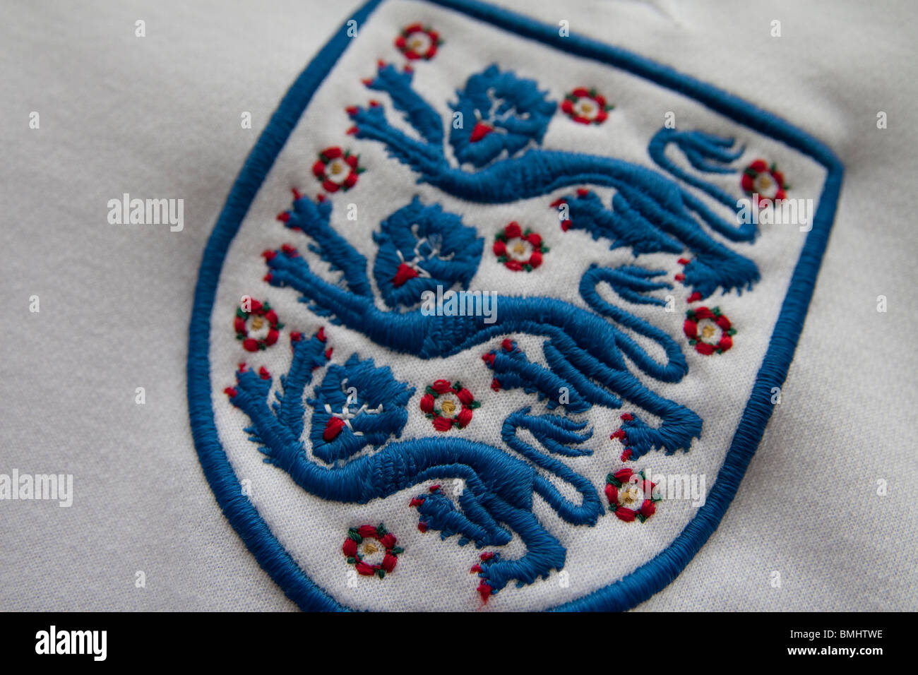 England football shirt badge hi-res stock photography and images - Alamy