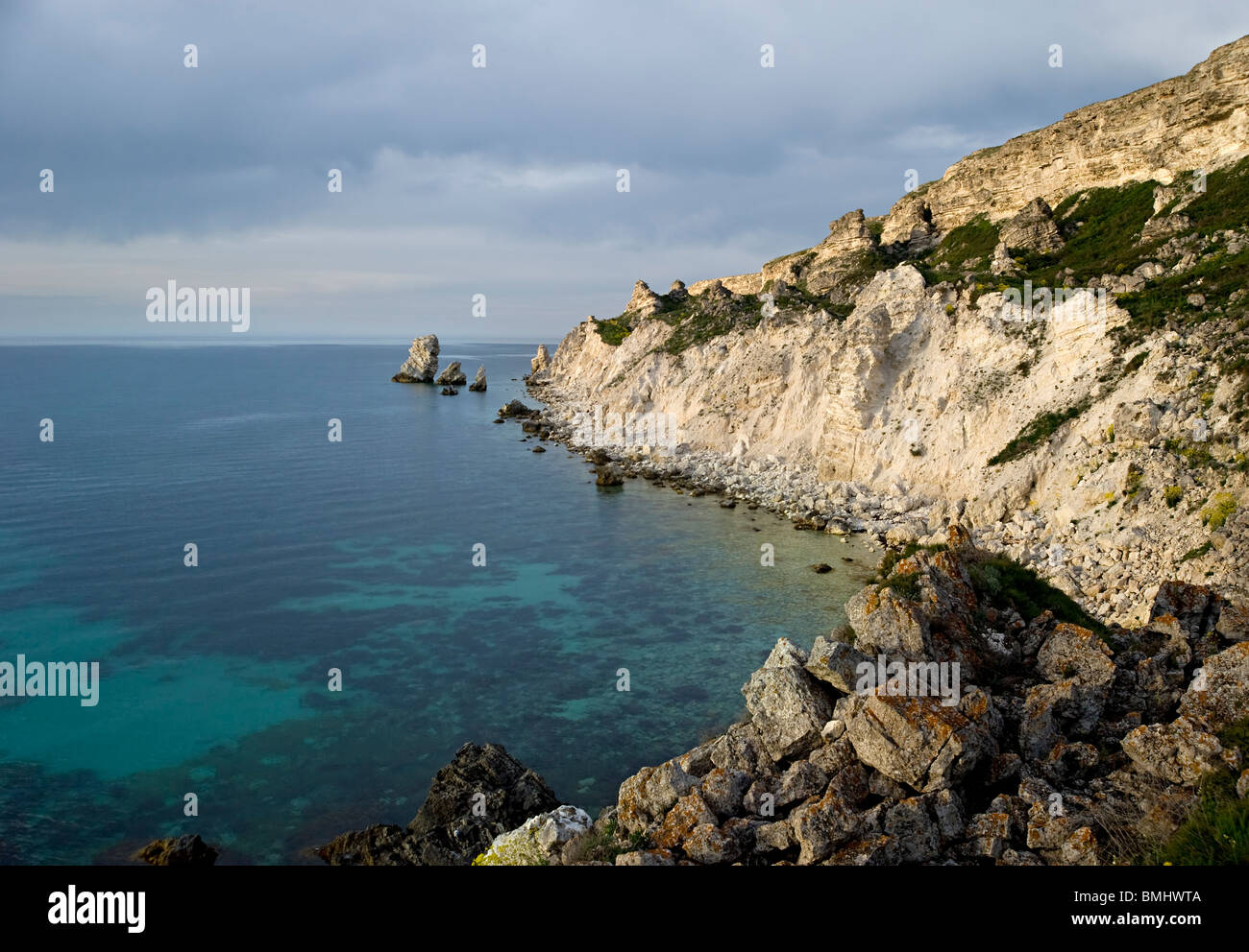 Crimea ukraine sea bay water coast hi-res stock photography and images ...