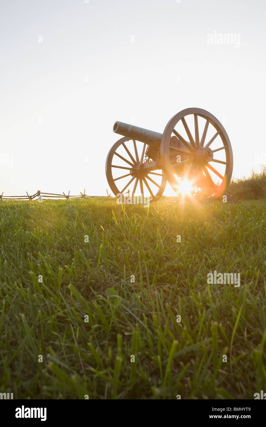 Battlefield cannon artifact hi-res stock photography and images - Alamy