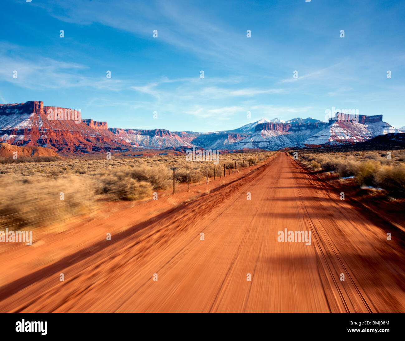 Open road utah desert hi-res stock photography and images - Alamy