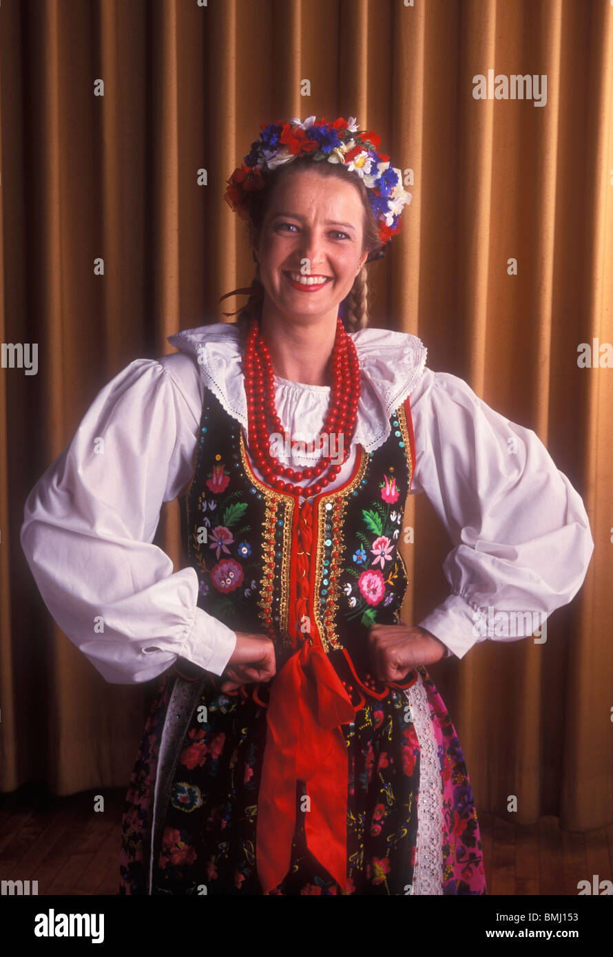 Traditional polish costume us hi-res stock photography and images - Alamy