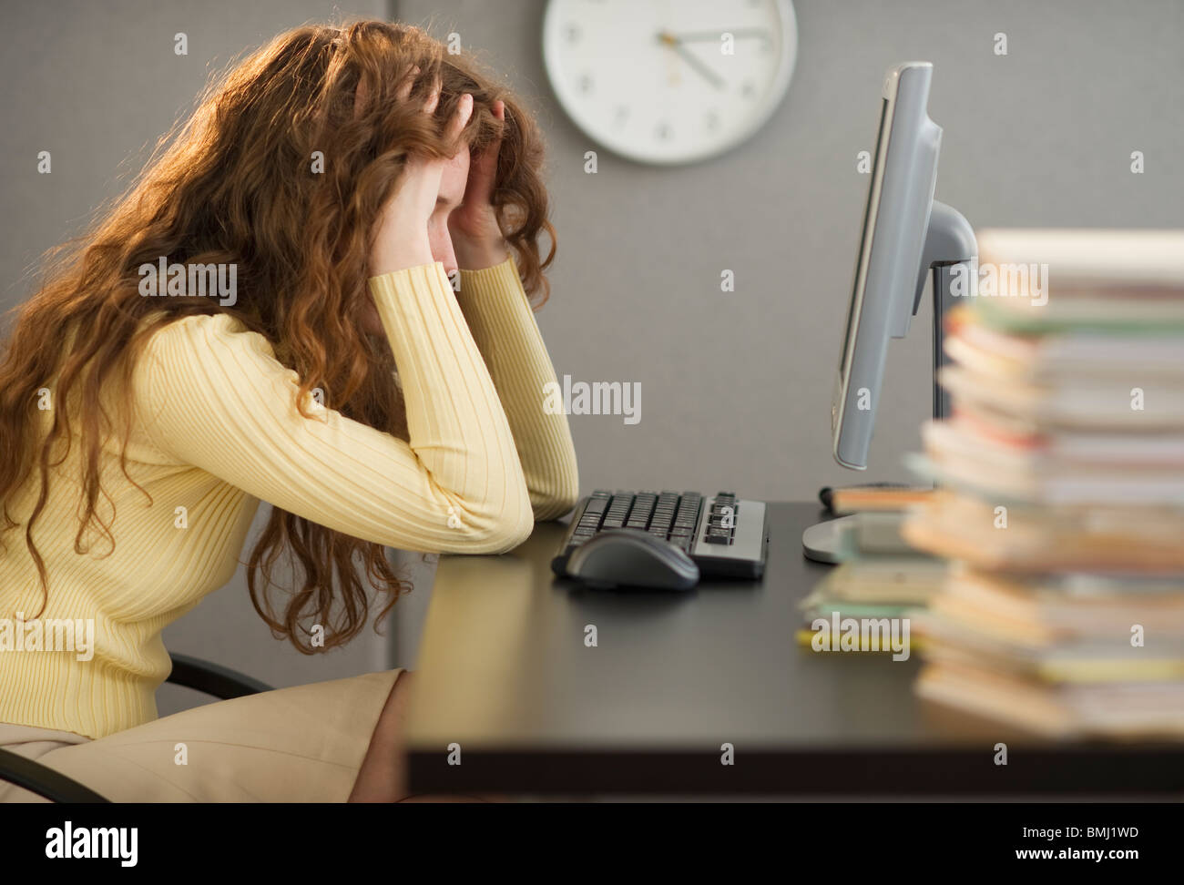 Busy office cubicles hi-res stock photography and images - Alamy