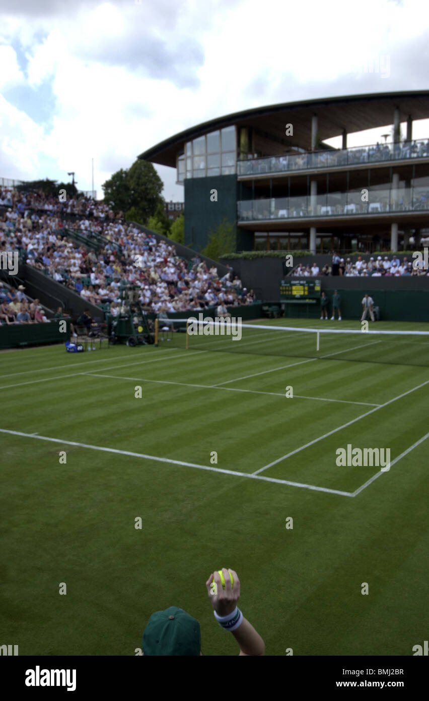 Wimbledon ball boy hi-res stock photography and images - Alamy