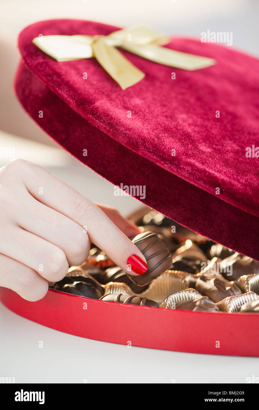 Box of chocolates hi-res stock photography and images - Alamy