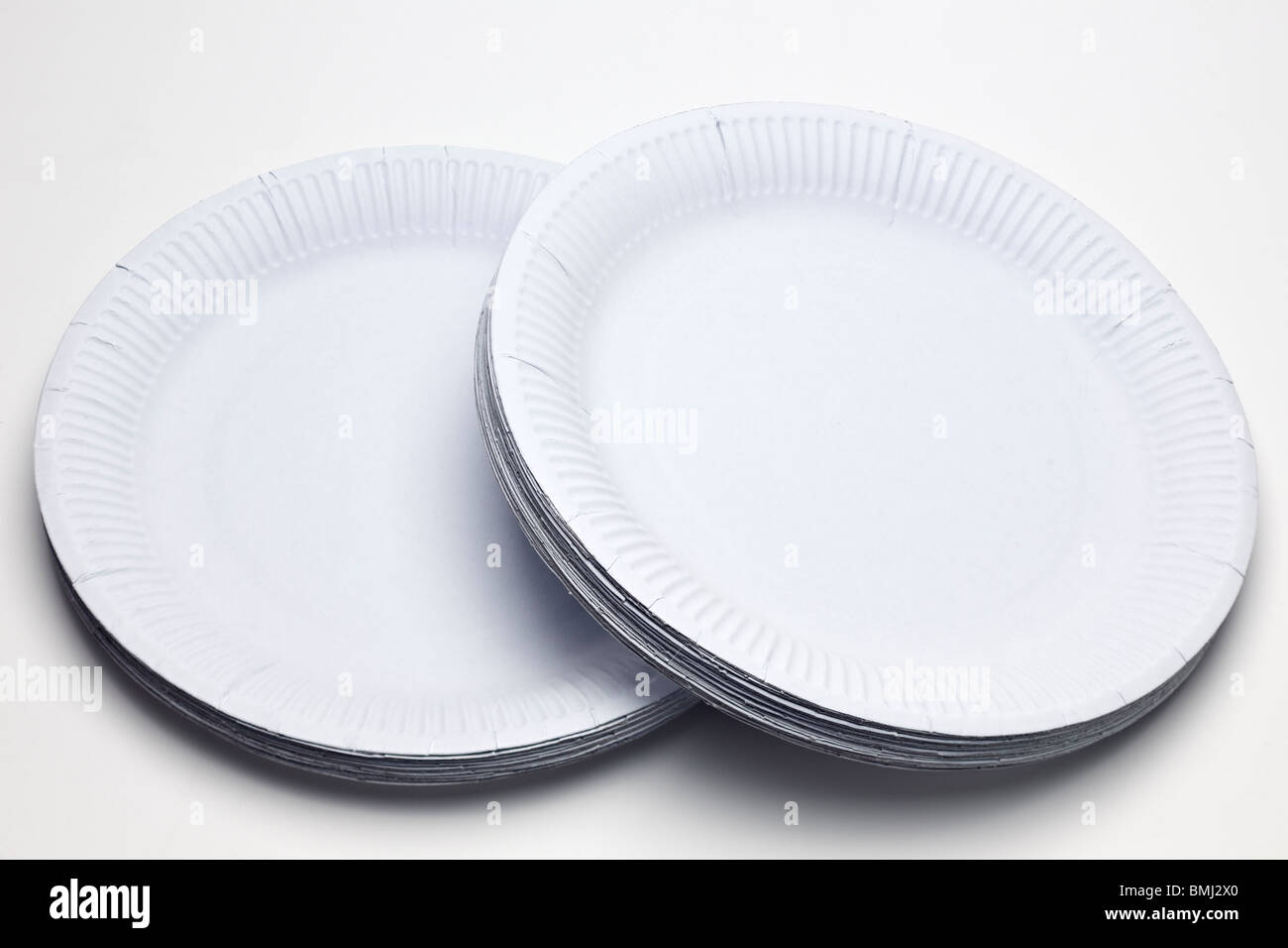 Paper plates hi-res stock photography and images - Alamy