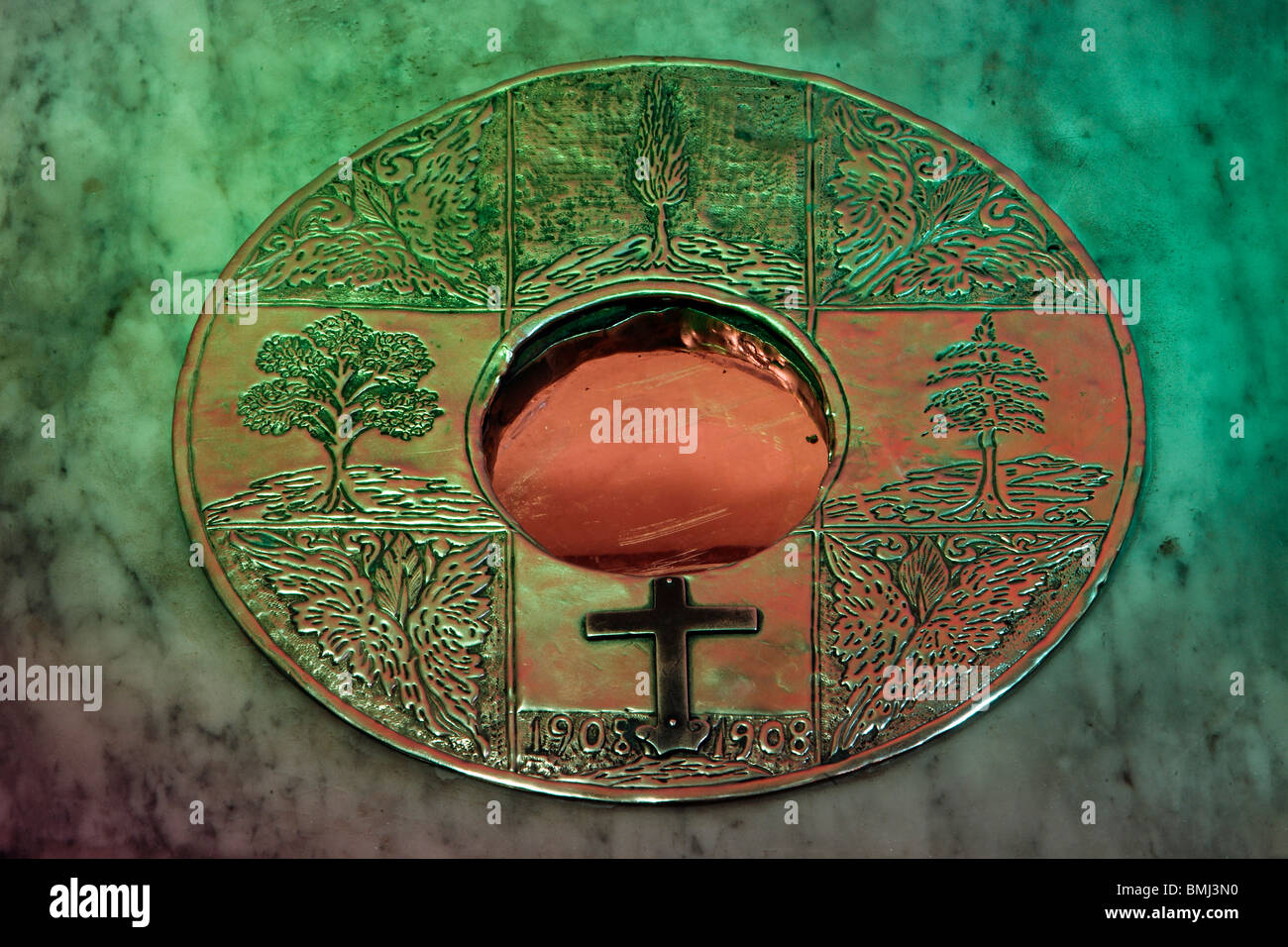 Silver cross orthodox hi-res stock photography and images - Alamy