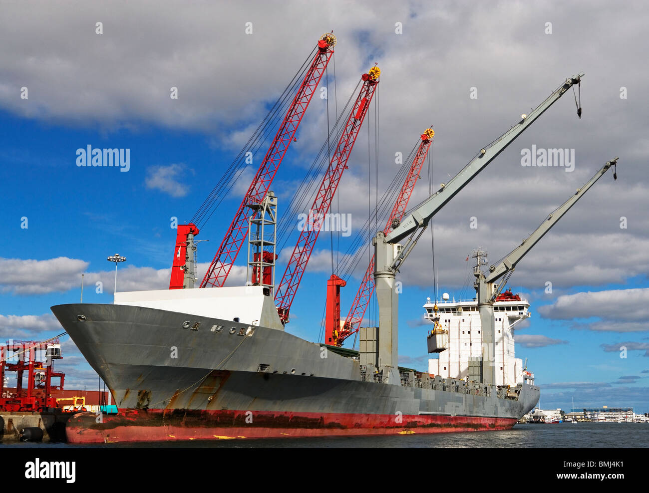 Cranes on cargo ship hi-res stock photography and images - Alamy