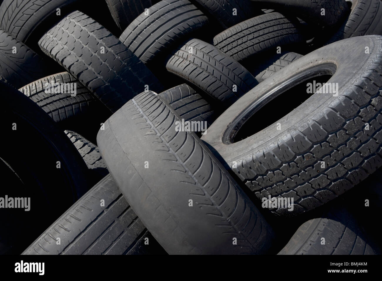 Tyre pile scrap hi-res stock photography and images - Alamy